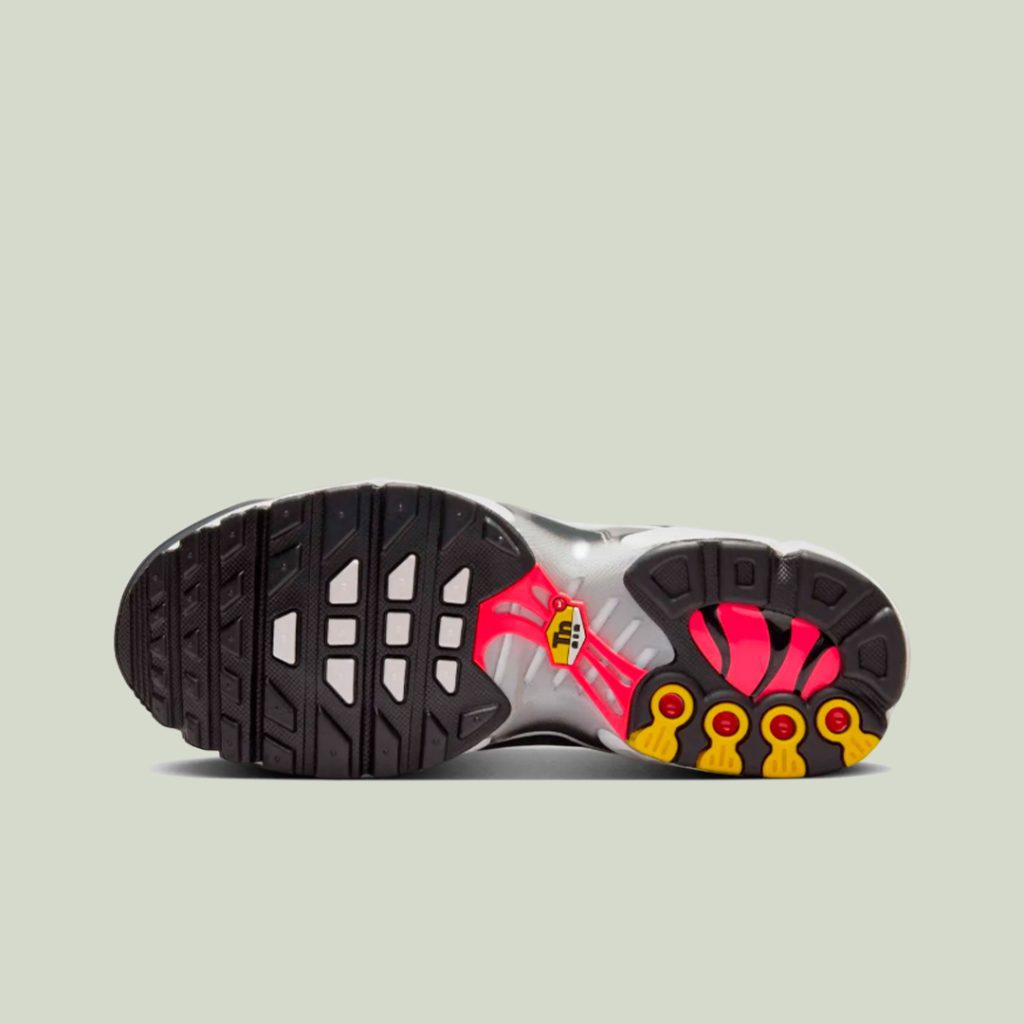 NIKE AIR MAX PLUS TN "BRIGHT CRIMSON ANTHRACITE" - Nexo Store